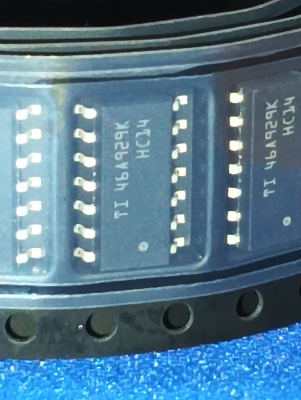 SN74HC14DR SOIC-14 Texas Instruments NOT GATE 7414 HC14 Inverters ETA2 – EMERGING TECHNOLOGIES